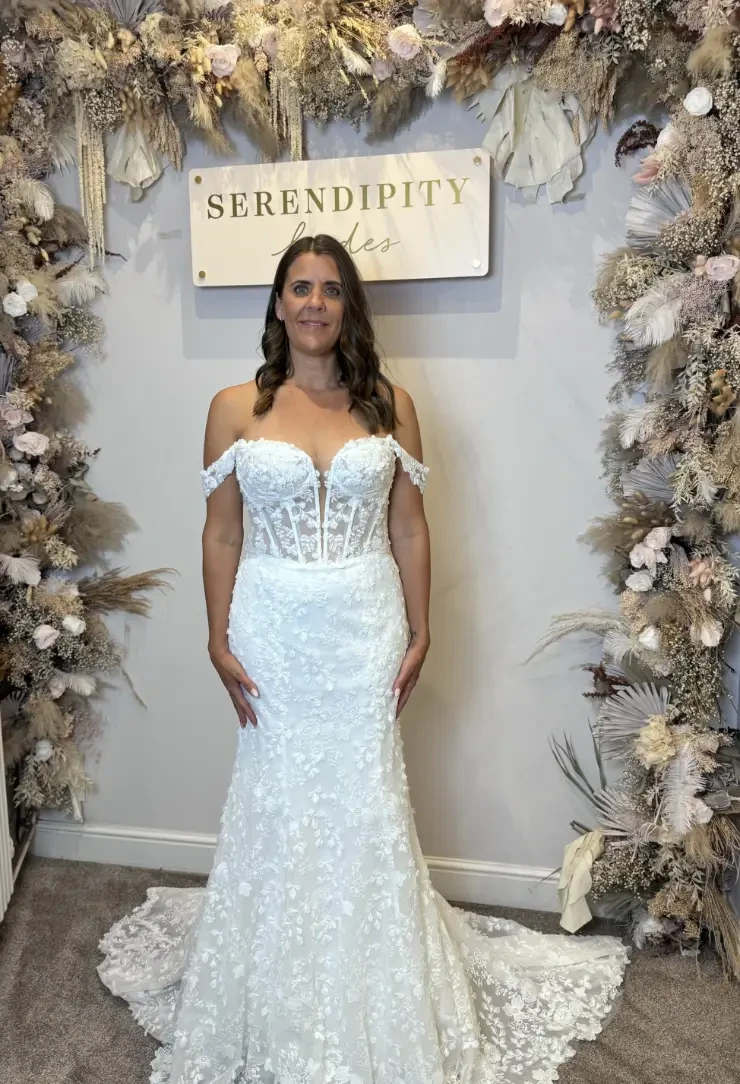 Lovely in Lace | Serendipity Brides